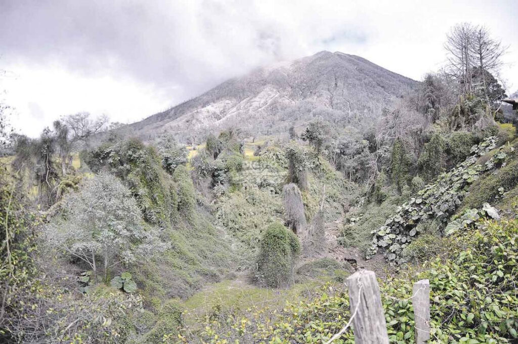 Nueva erupción de volcán Turrialba en Costa Rica - Prensa Latina